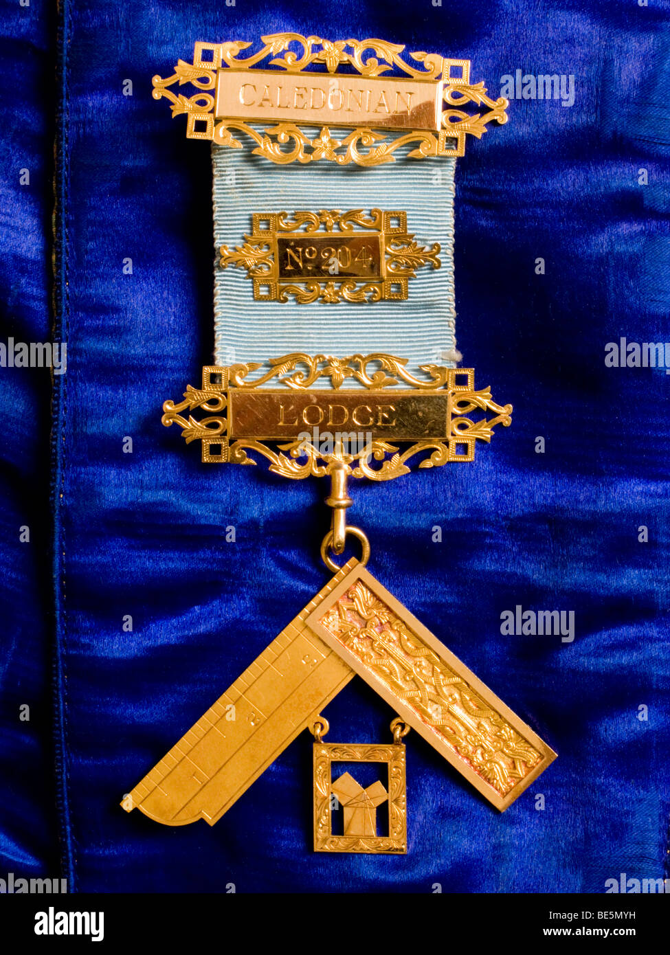 Masonic Past Master Medal jewel, in 18 carat gold Stock Photo - Alamy