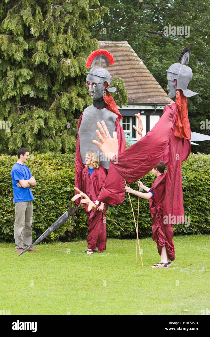 Giant puppets hi-res stock photography and images - Alamy