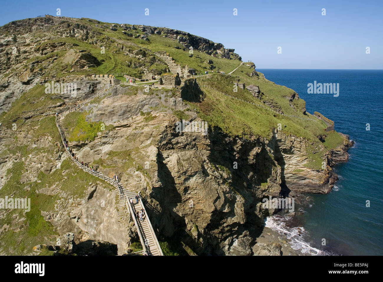 Castle and coast hi-res stock photography and images - Alamy