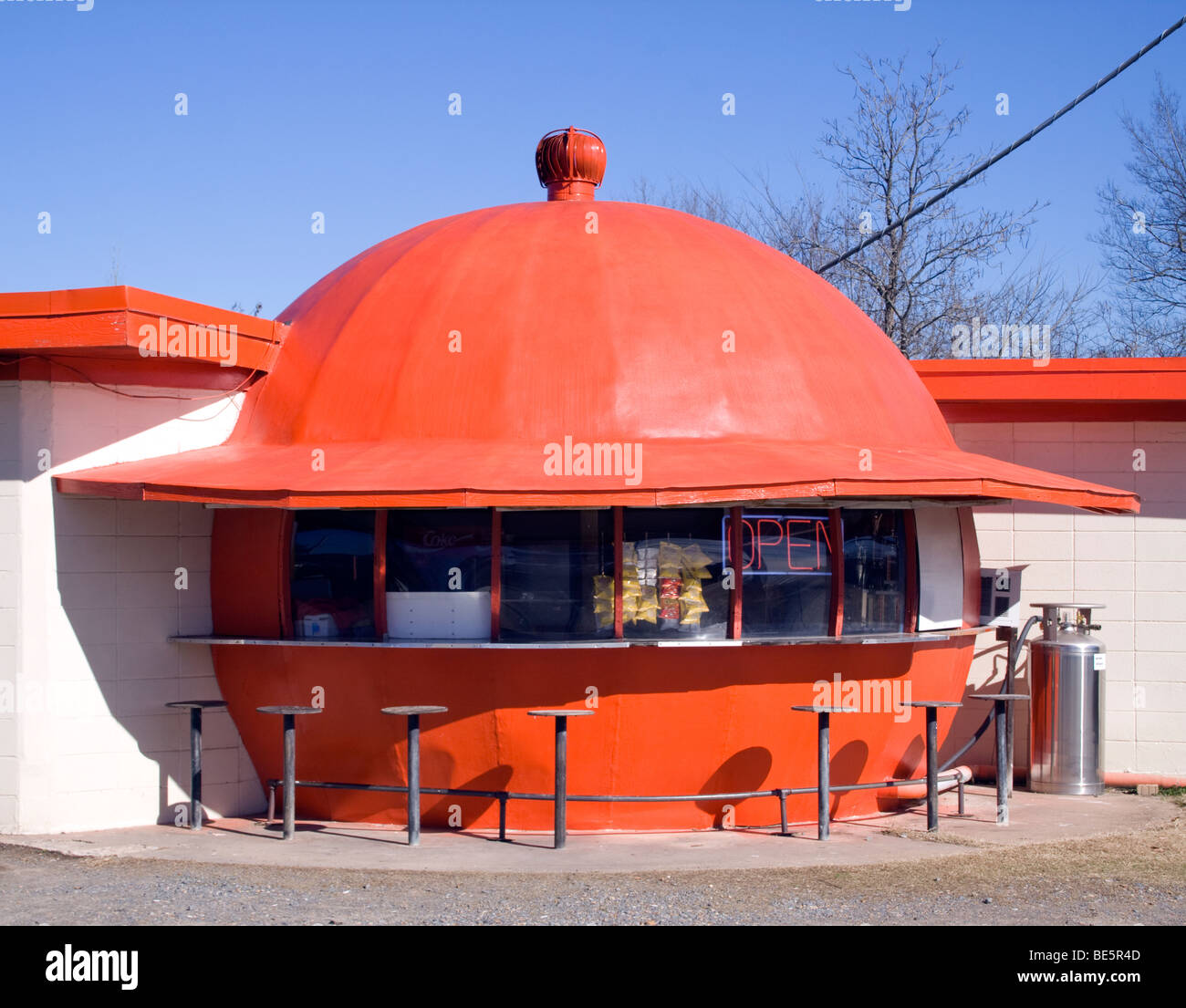 The Mammoth Orange Cafe in Redfield Arkansas is shaped like a giant ...