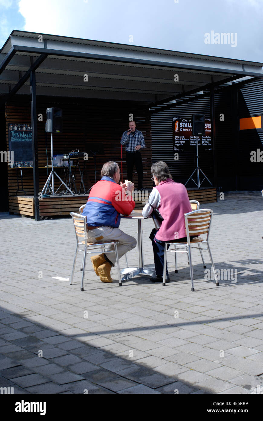 Small audience hi-res stock photography and images - Alamy