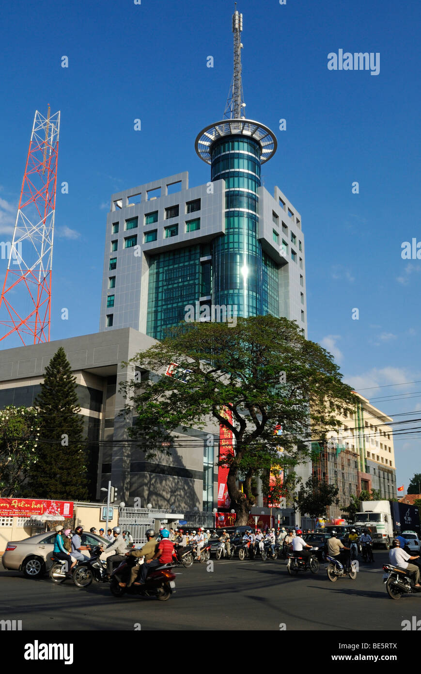 Moderner saigon hi-res stock photography and images - Alamy