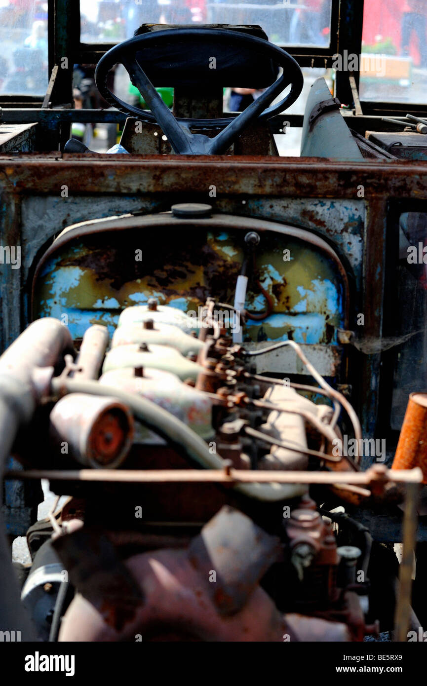 Vintage tractor engine close up Stock Photo - Alamy
