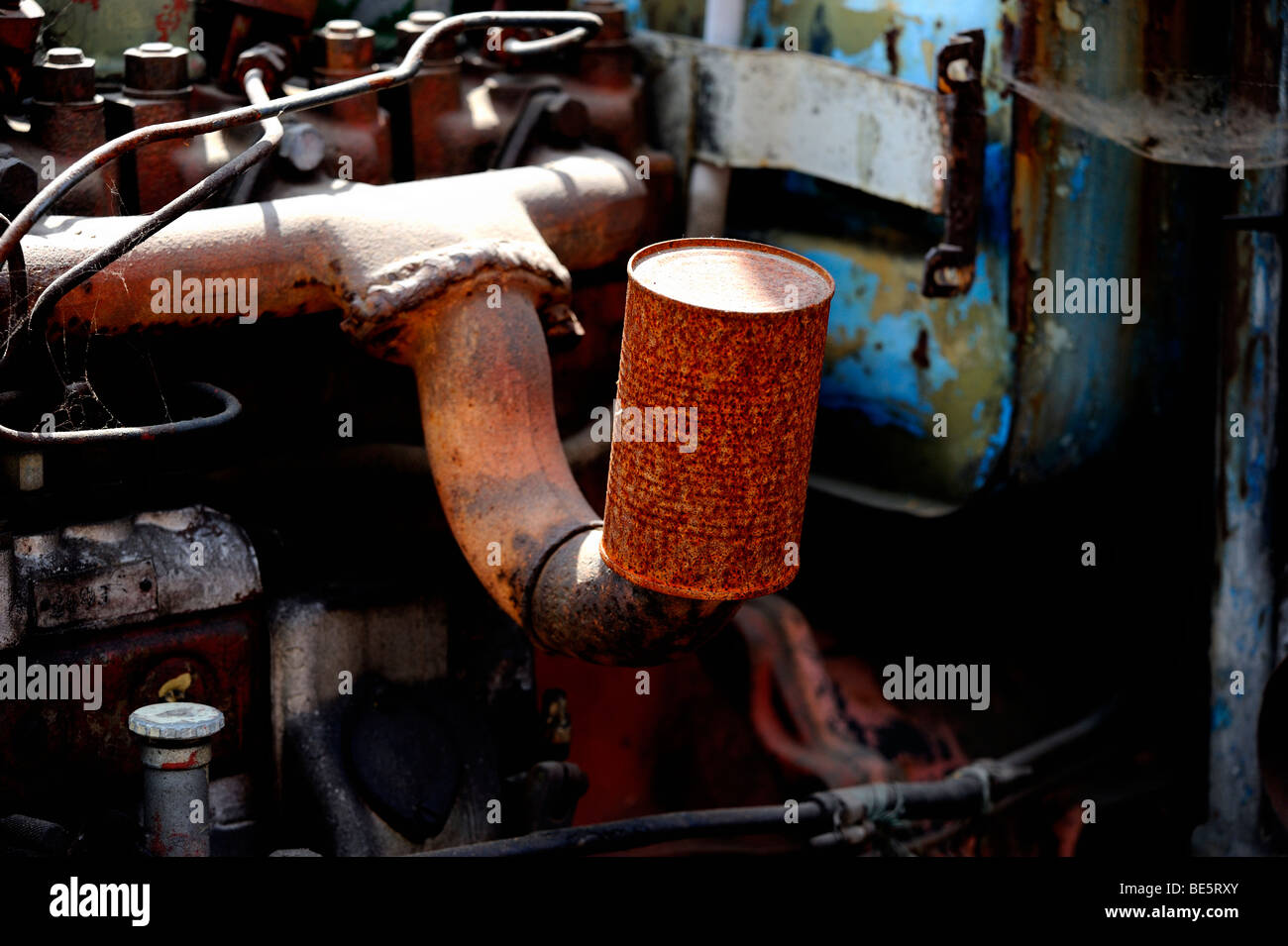 Vintage tractor engine close up Stock Photo - Alamy