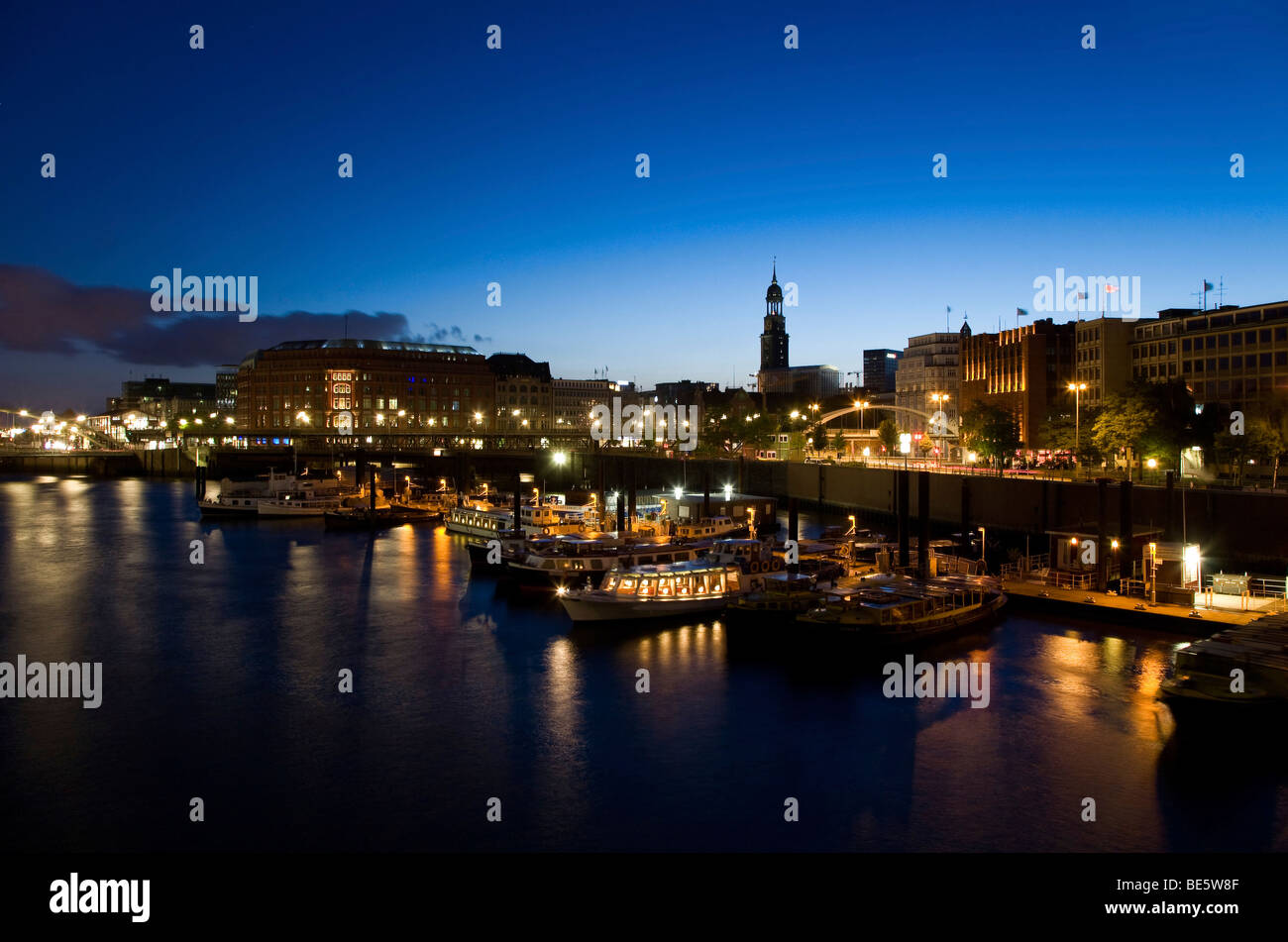 European ports and seaports hi-res stock photography and images - Alamy