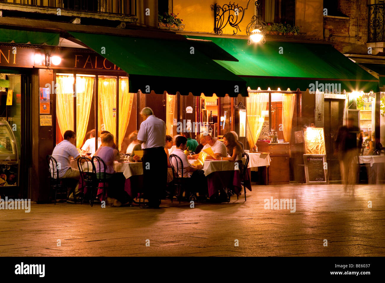 Piazza san marco night hi-res stock photography and images - Alamy