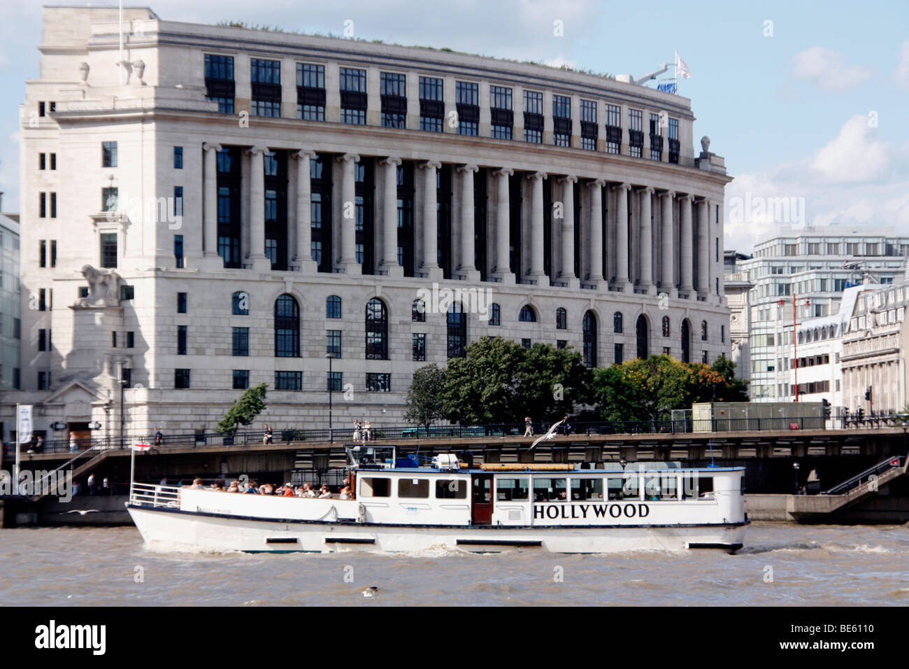 Ship building london hi-res stock photography and images - Alamy