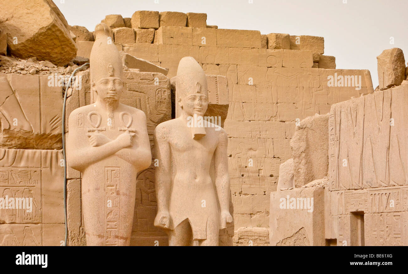 Karnak temple statue hi-res stock photography and images - Alamy