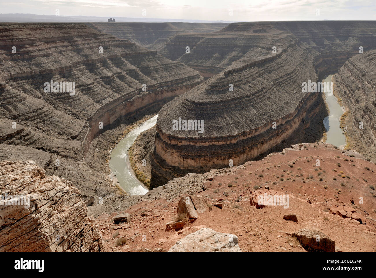 River in canyon like valley hi-res stock photography and images - Alamy