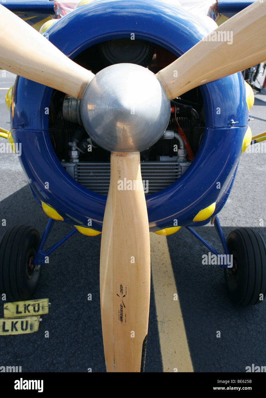 Wood propeller hi-res stock photography and images - Alamy