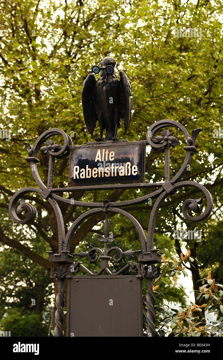 Sign raven hi-res stock photography and images - Alamy