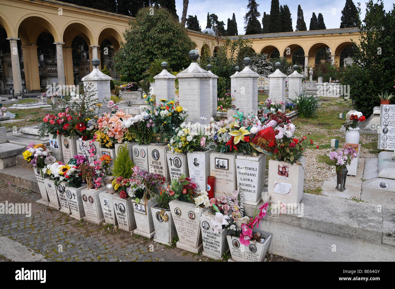 Tombstones, Campo di Verano cemetery, historic city centre, Rome, Italy ...
