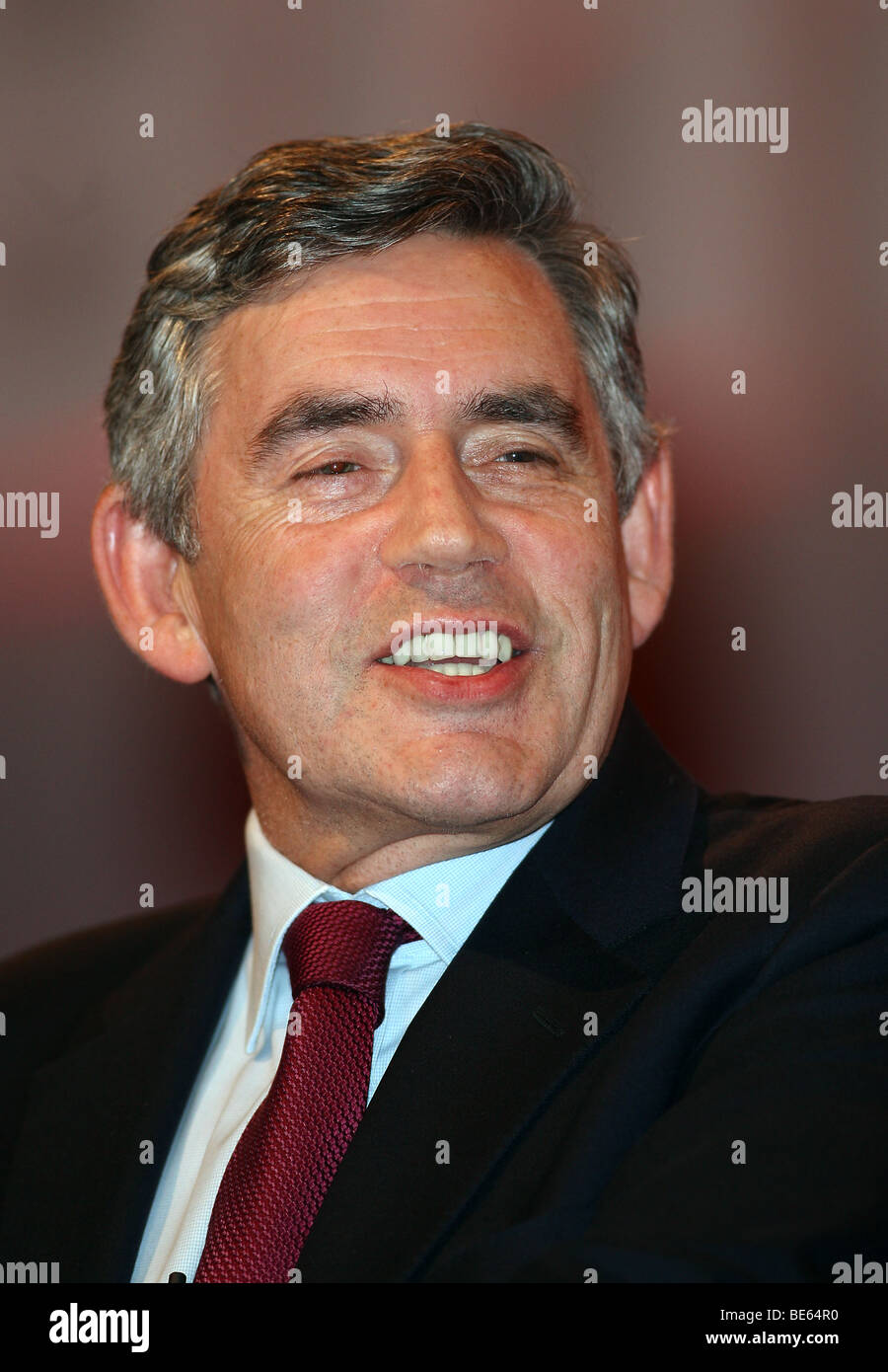 Prime minister gordon brown right hi-res stock photography and images ...