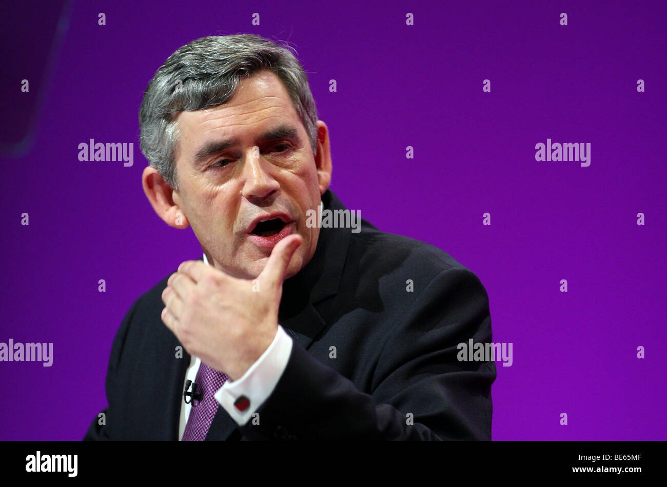 Prime minister gordon brown right hi-res stock photography and images ...