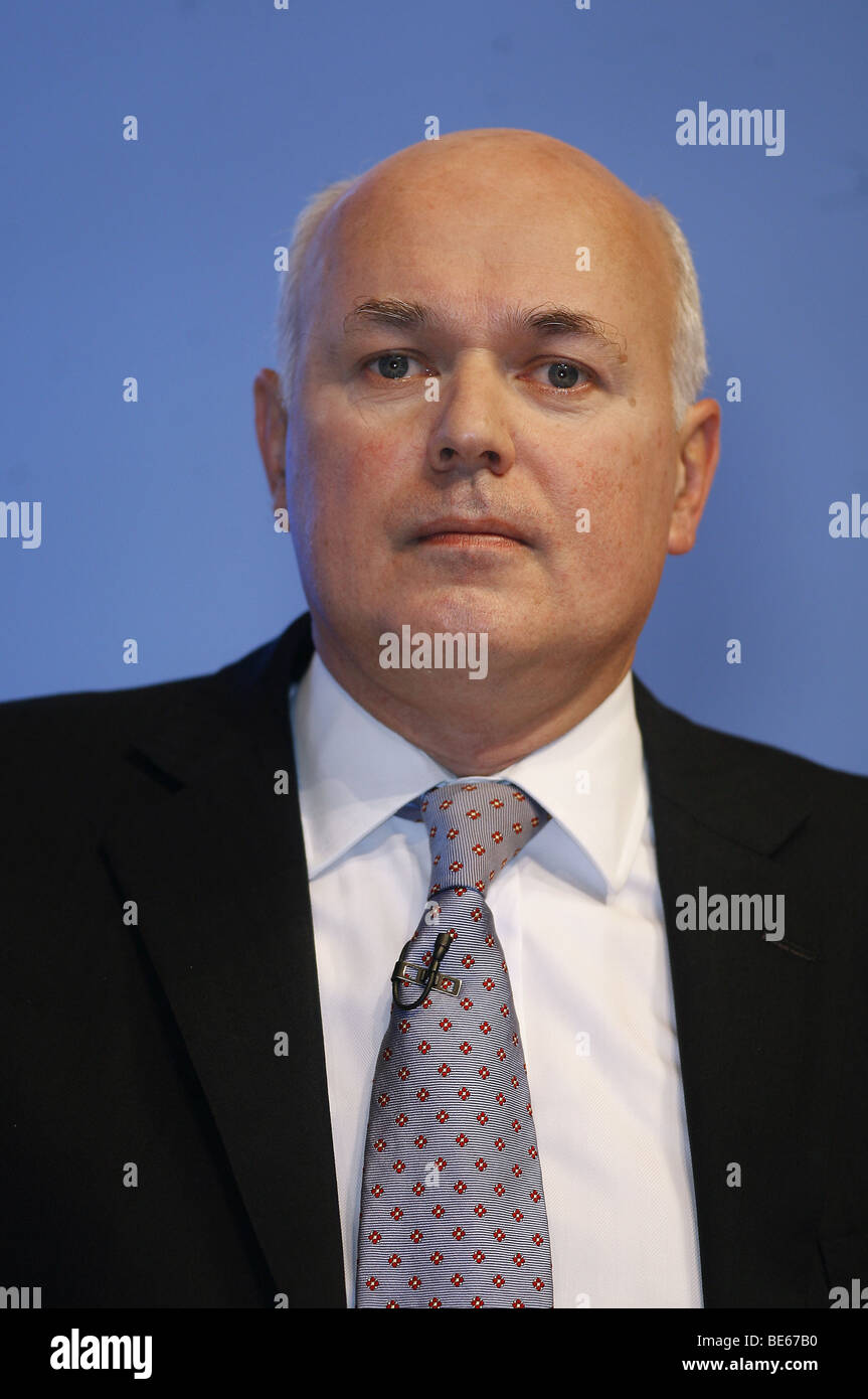 Conservative mp iain duncan smith hi-res stock photography and images ...