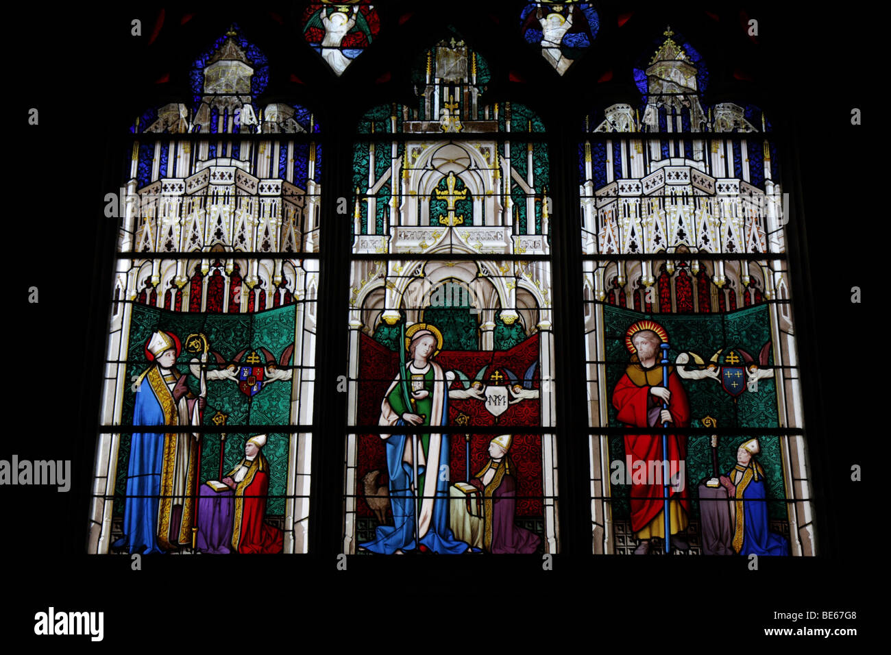 French stained glass windows hi-res stock photography and images - Alamy