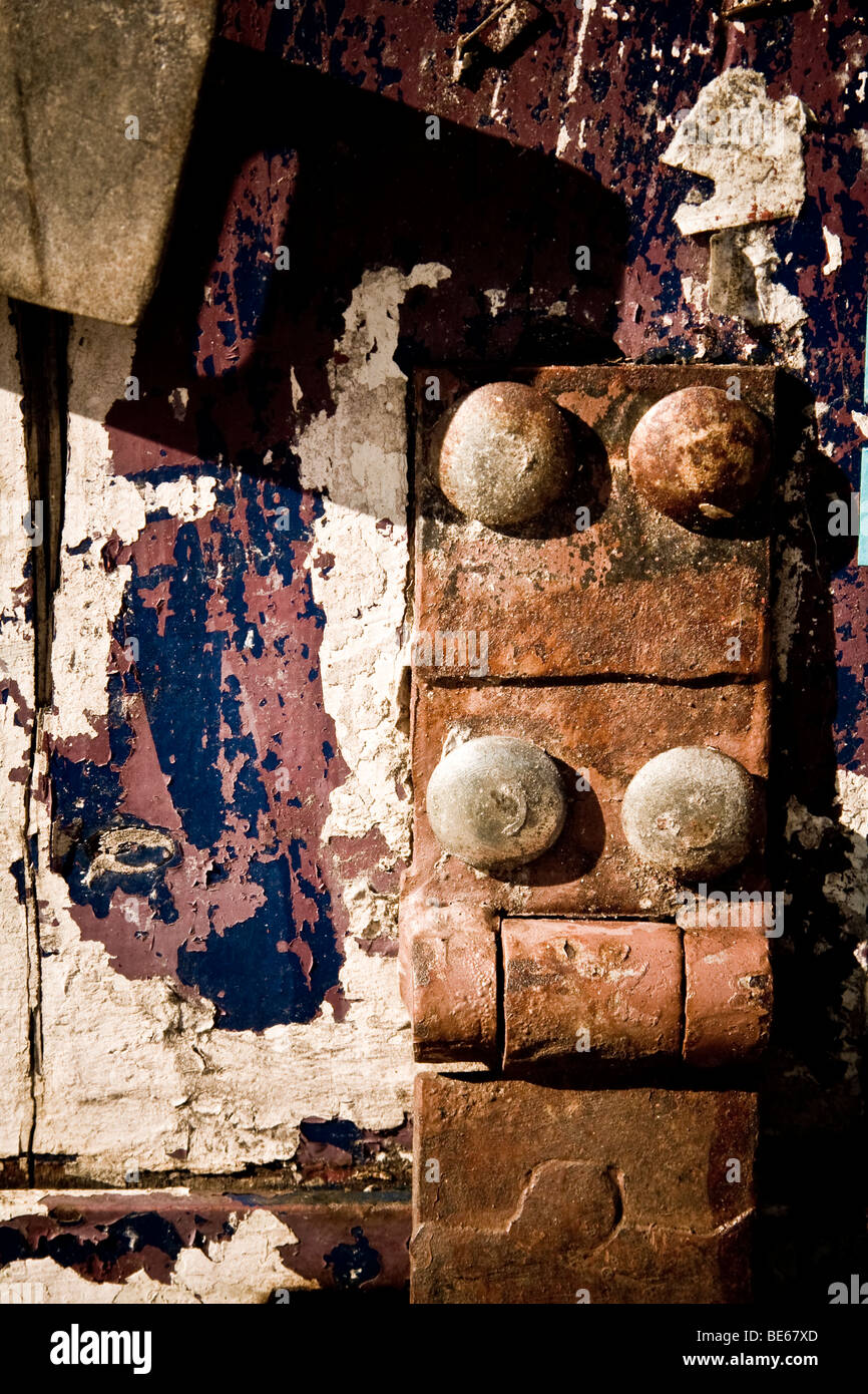 Ripped posters torn poster hi-res stock photography and images - Alamy