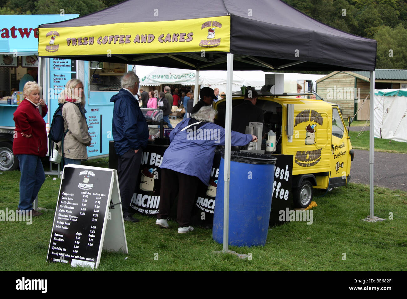 Outdoor coffee stall hi-res stock photography and images - Alamy