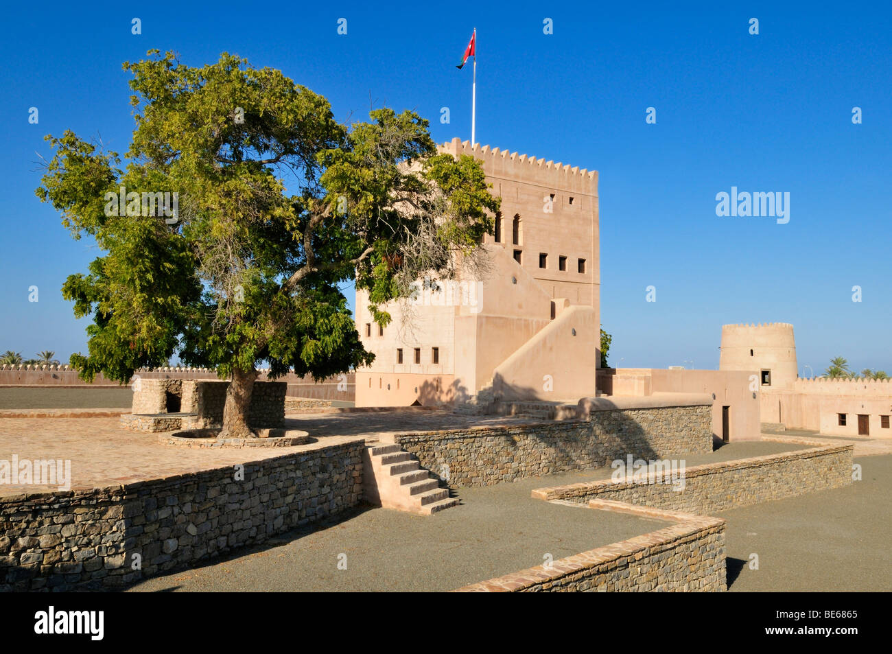 Historic adobe fortification liwa fort hi-res stock photography and ...