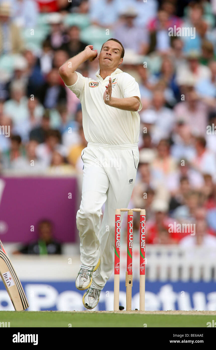 STUART CLARK 5TH ASHES TEST MATCH THE BRIT OVAL LONDON ENGLAND 20 ...