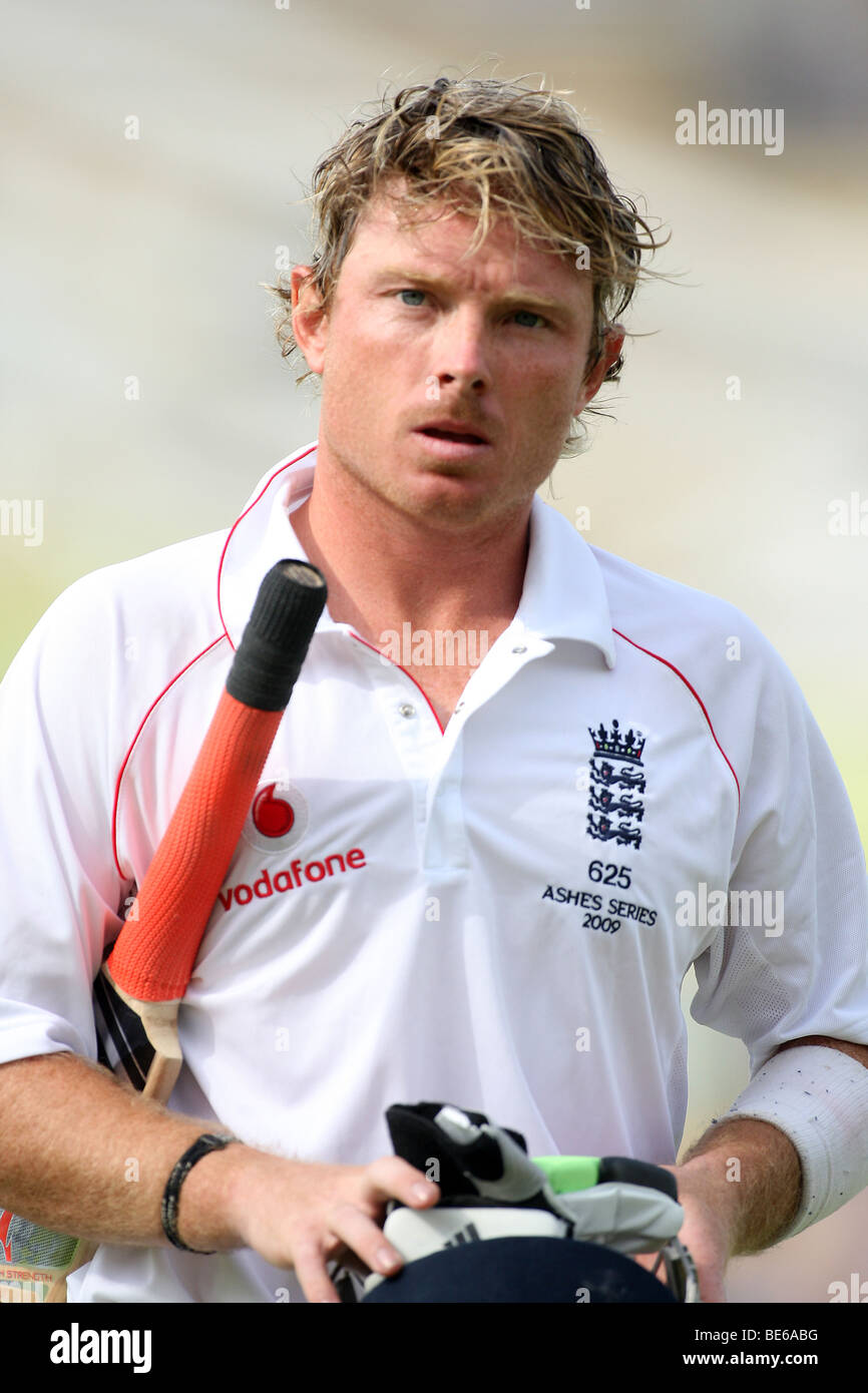 IAN BELL OUT FOR 72 5TH ASHES TEST MATCH THE BRIT OVAL LONDON ENGLAND ...