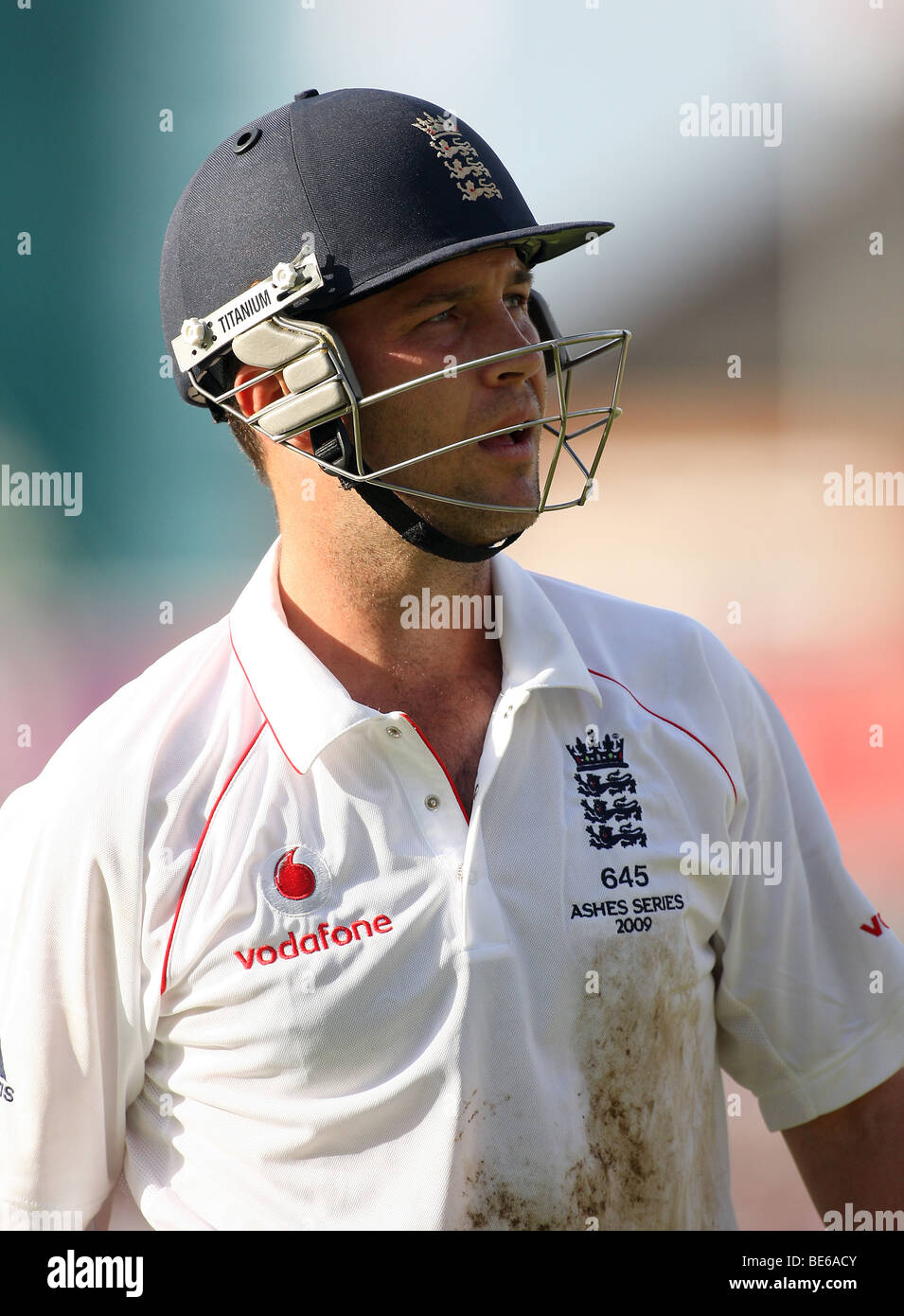 JONATHAN TROTT OUT FOR 41 5TH ASHES TEST MATCH THE BRIT OVAL LONDON ...