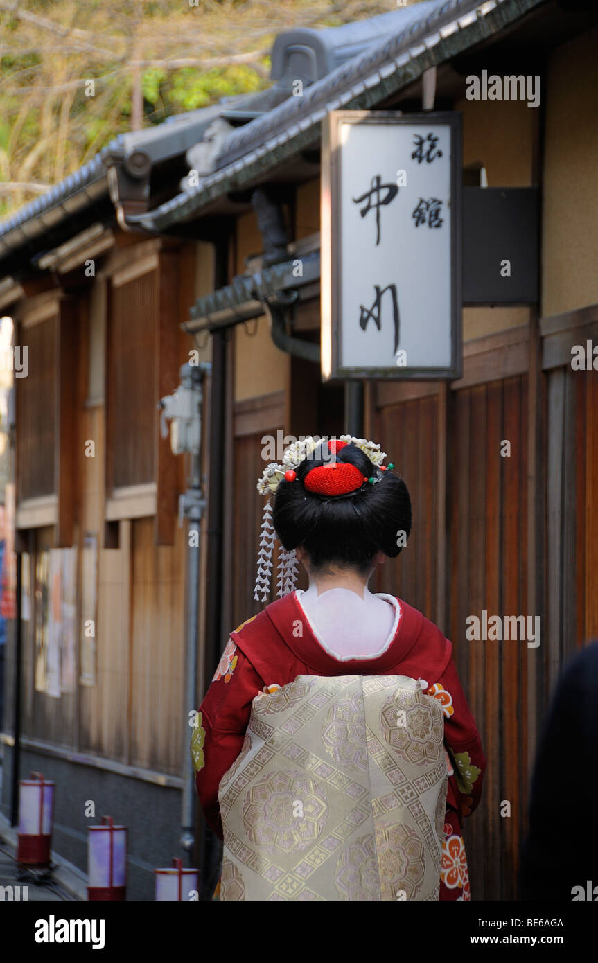 Maiko, Geisha in training, in the Gion district, Kyoto, Japan, Asia ...