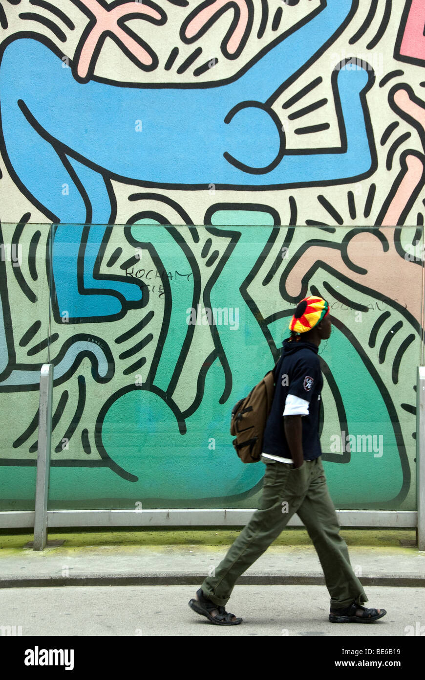 Keith haring mural hi-res stock photography and images - Alamy