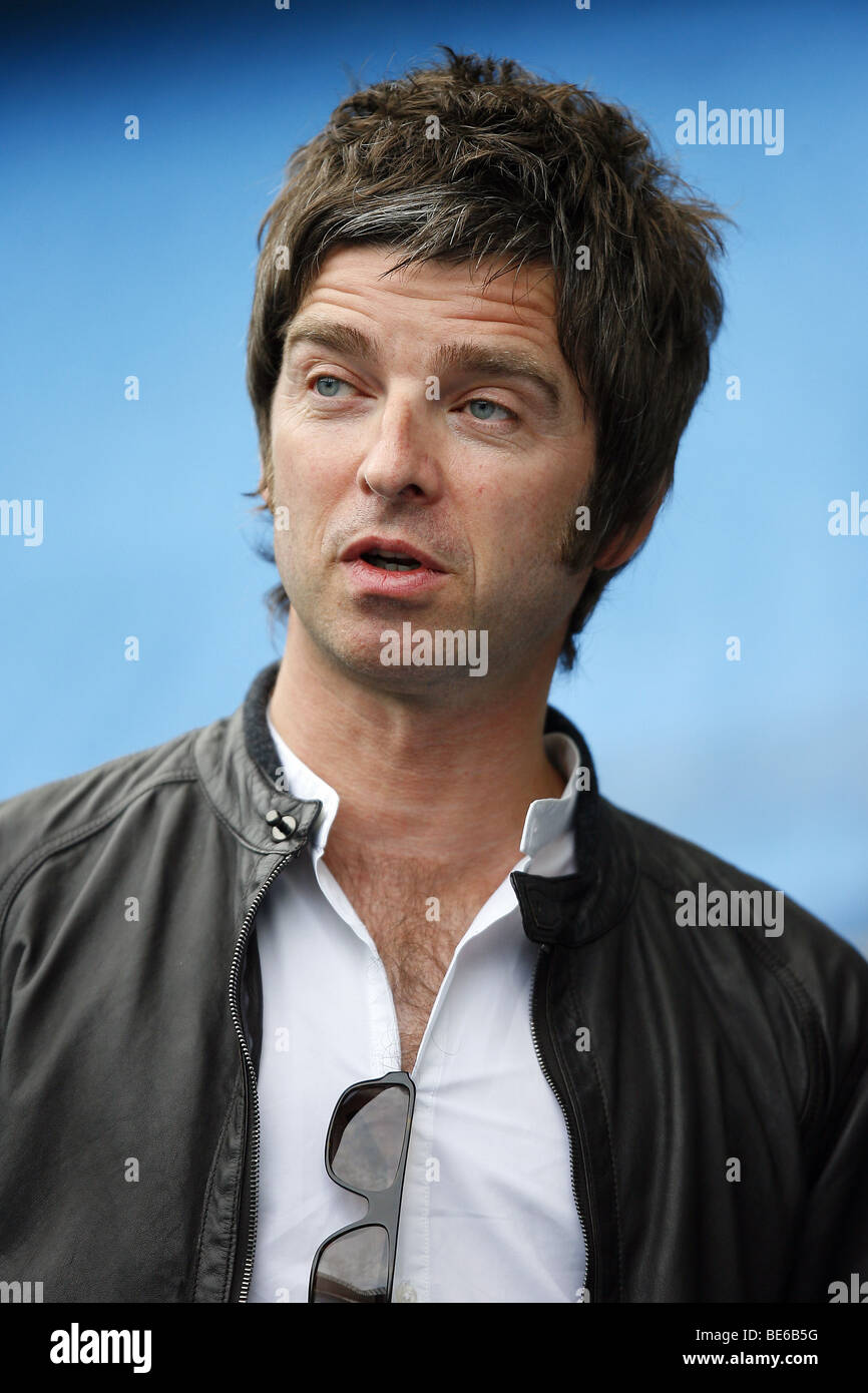 Noel gallagher 2009 hi-res stock photography and images - Alamy