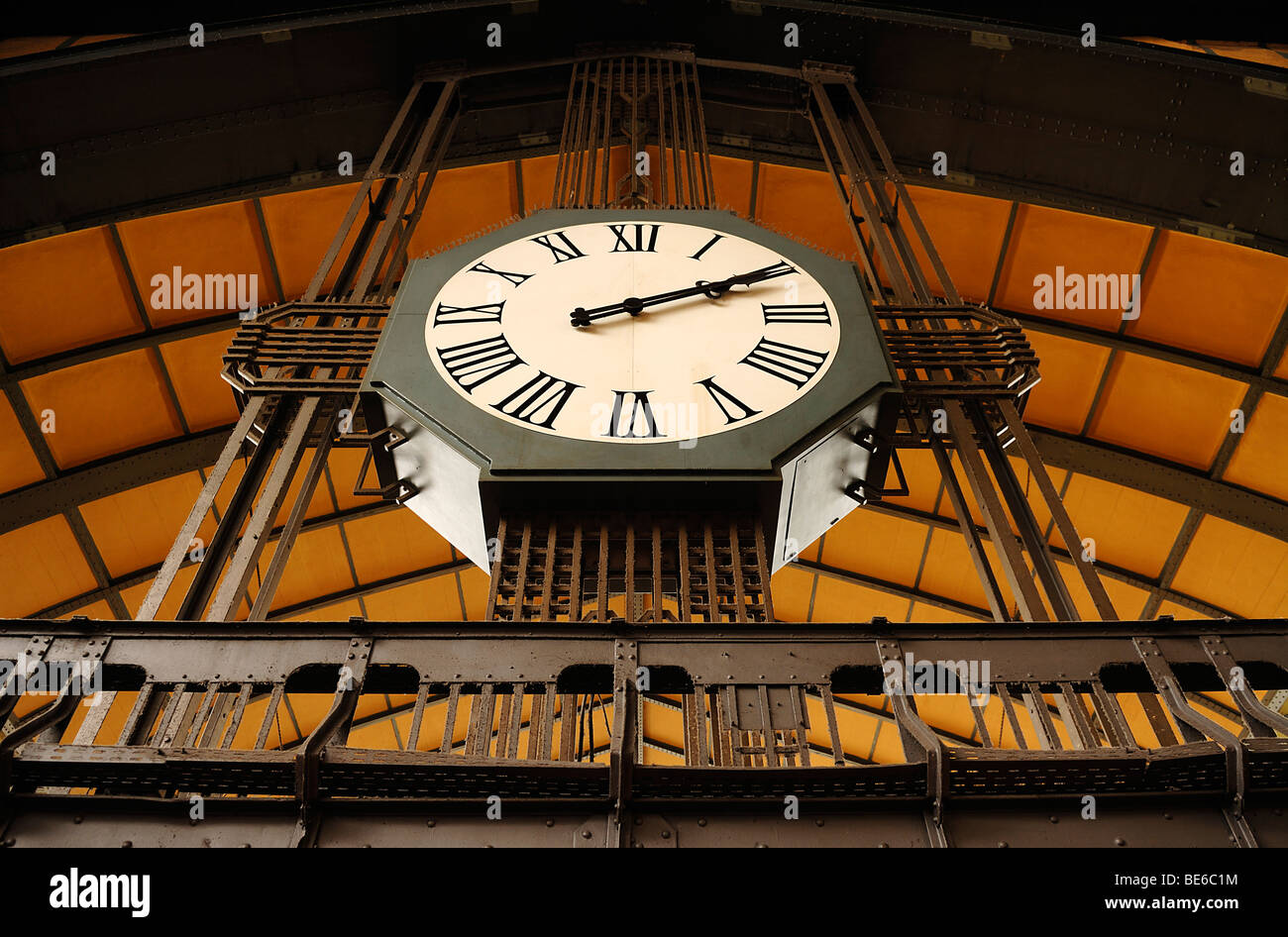 Old station clock hi-res stock photography and images - Alamy