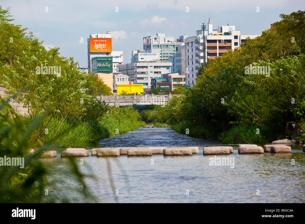Cheonggyecheon river seoul hi-res stock photography and images - Alamy