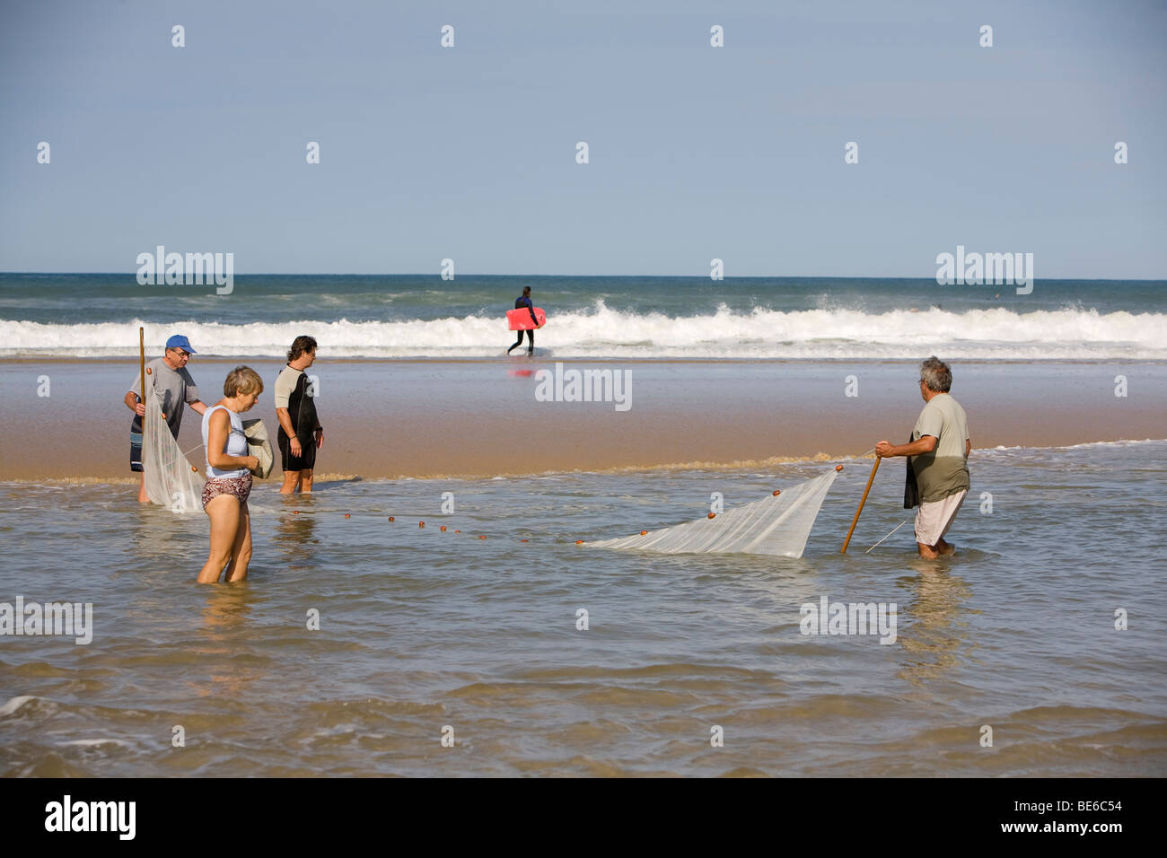 Fishing using nets hi-res stock photography and images - Alamy