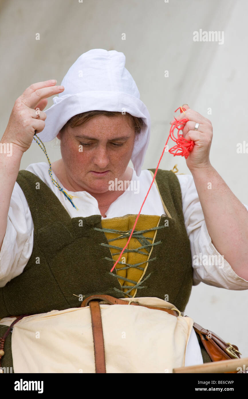 Medieval woman spinning hi-res stock photography and images - Alamy