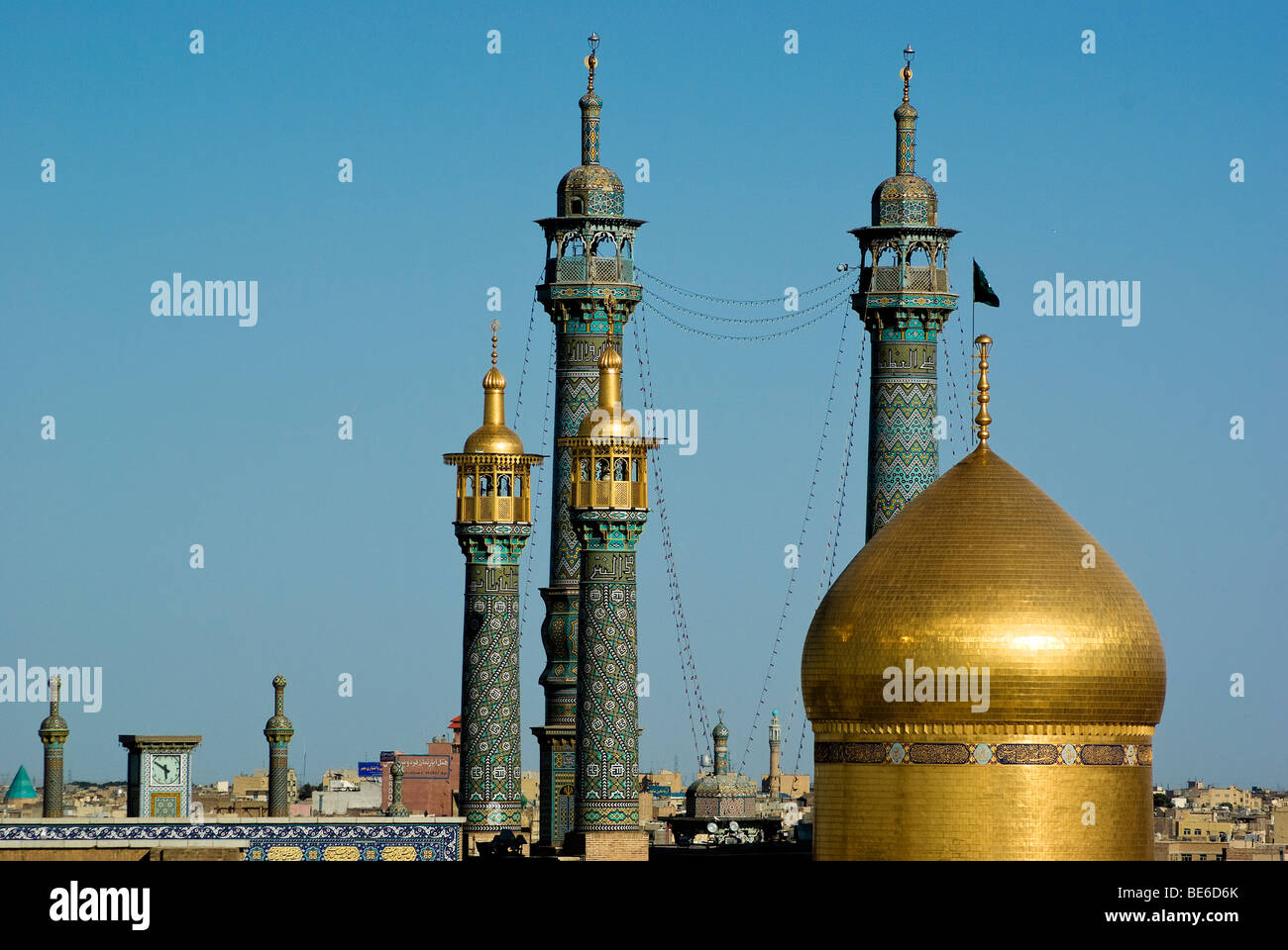 Mosque shrine minarets hi-res stock photography and images - Alamy