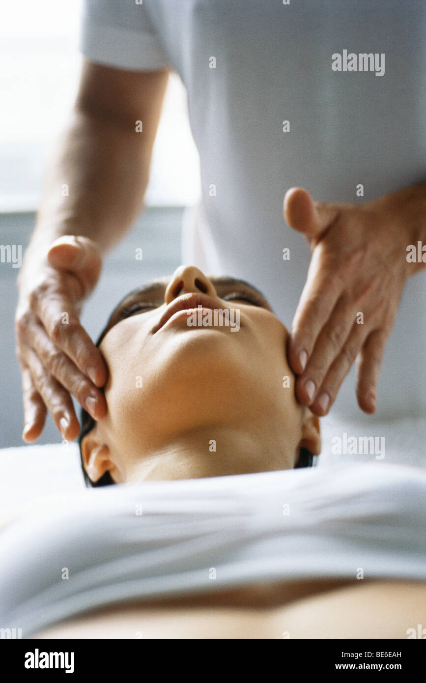 Head Massages High Resolution Stock Photography and Images - Alamy
