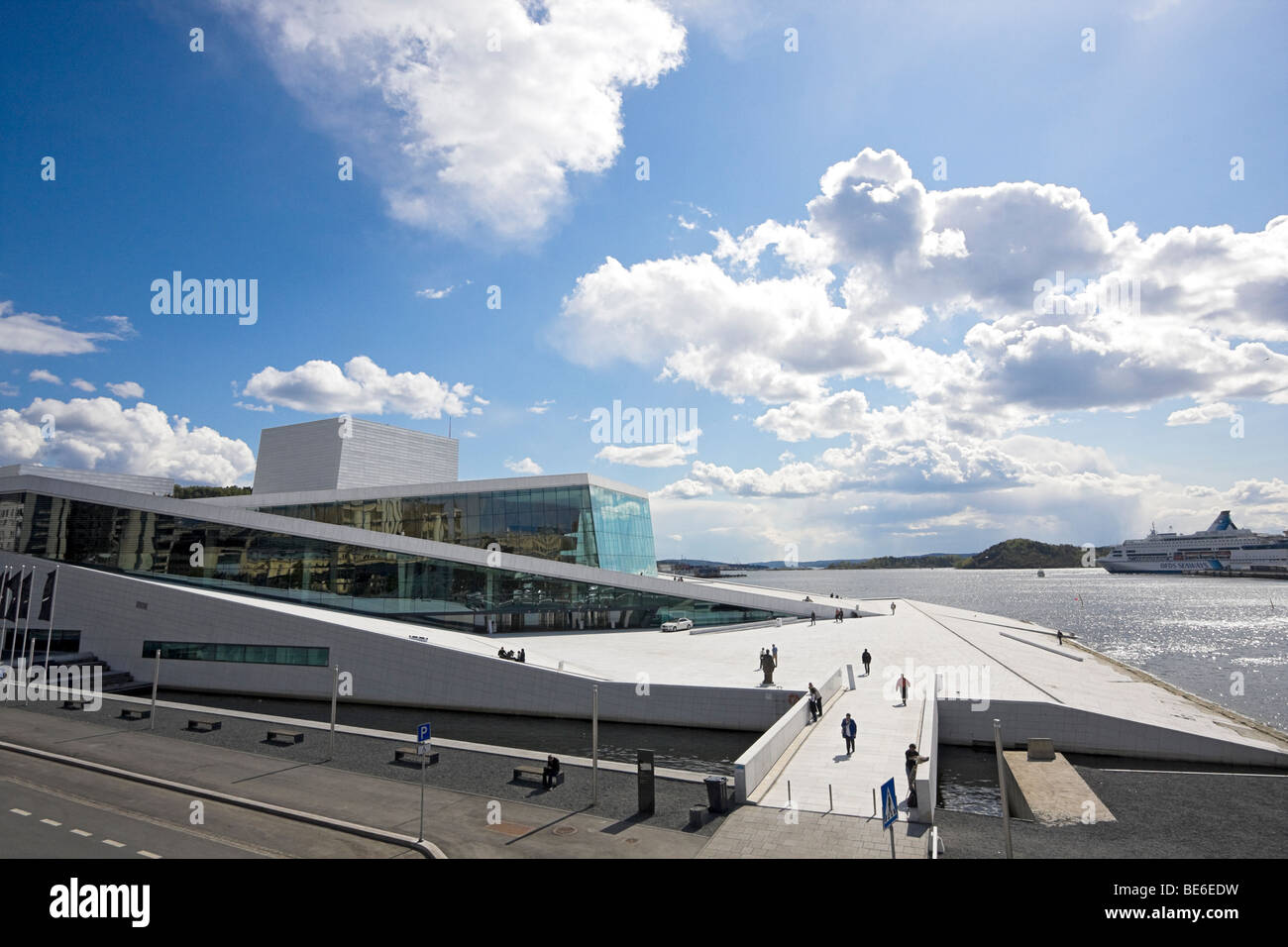 Side view of the Oslo Opera House (in Norwegian, Operahuset Stock Photo ...
