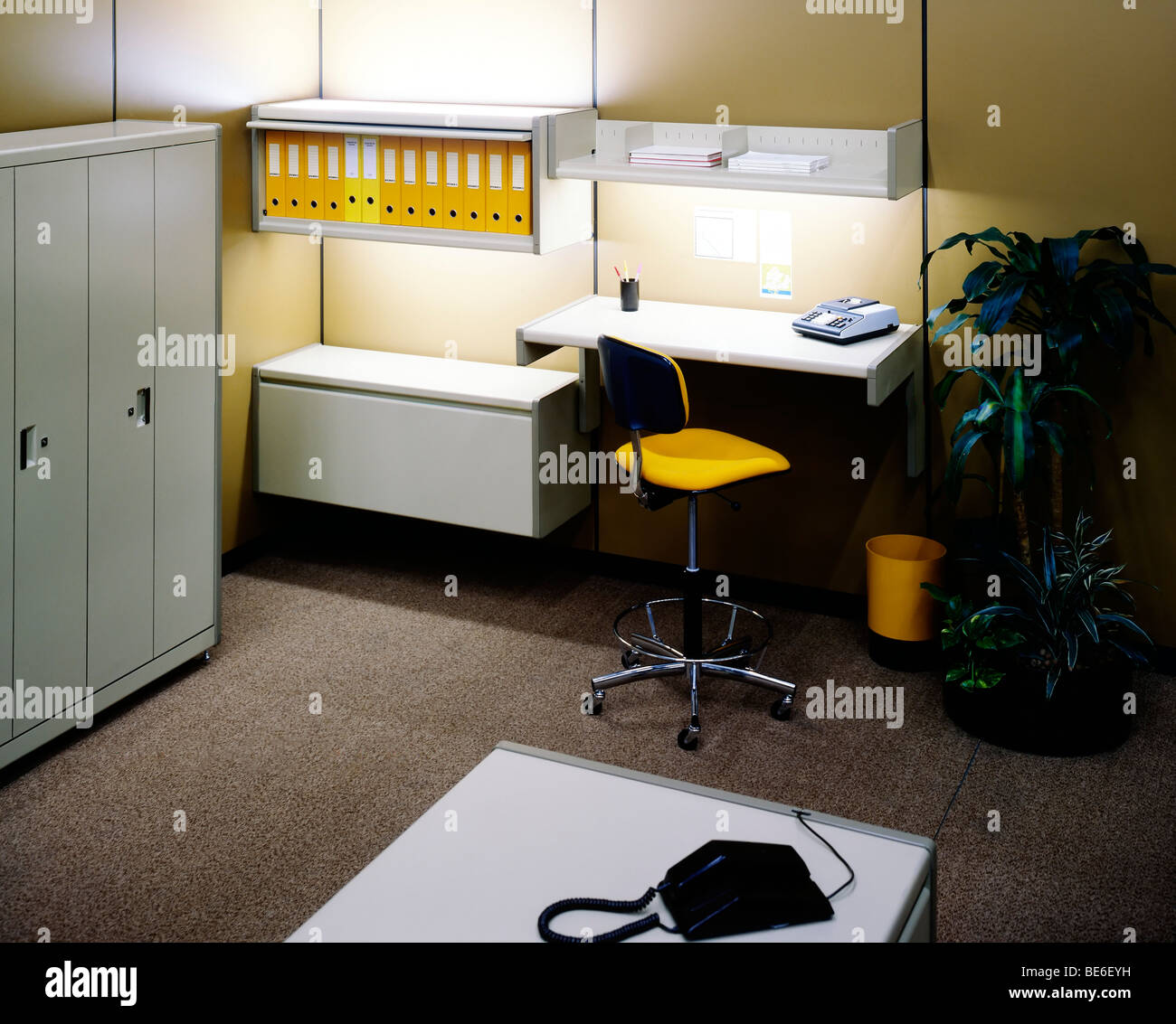 Seventies corporate offices interiors hi-res stock photography and ...