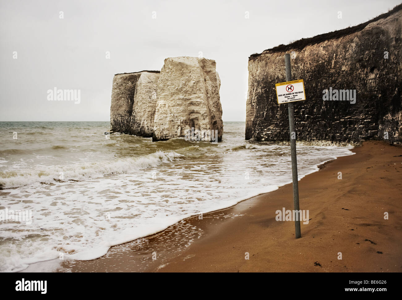 A metal sign on the beach at Botany Bay in Kent Stock Photo - Alamy