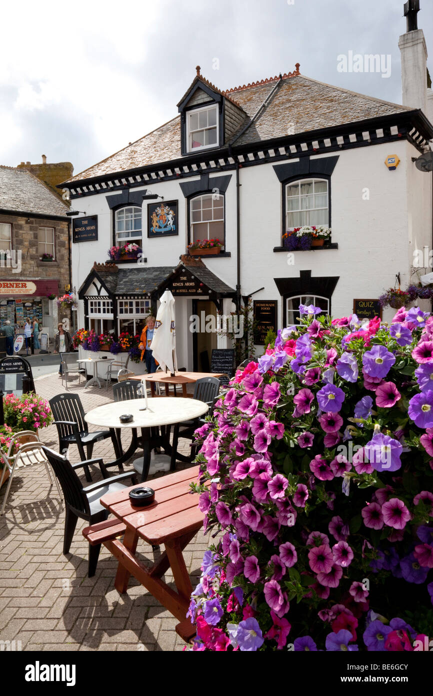 Cornish arms pub hi-res stock photography and images - Alamy