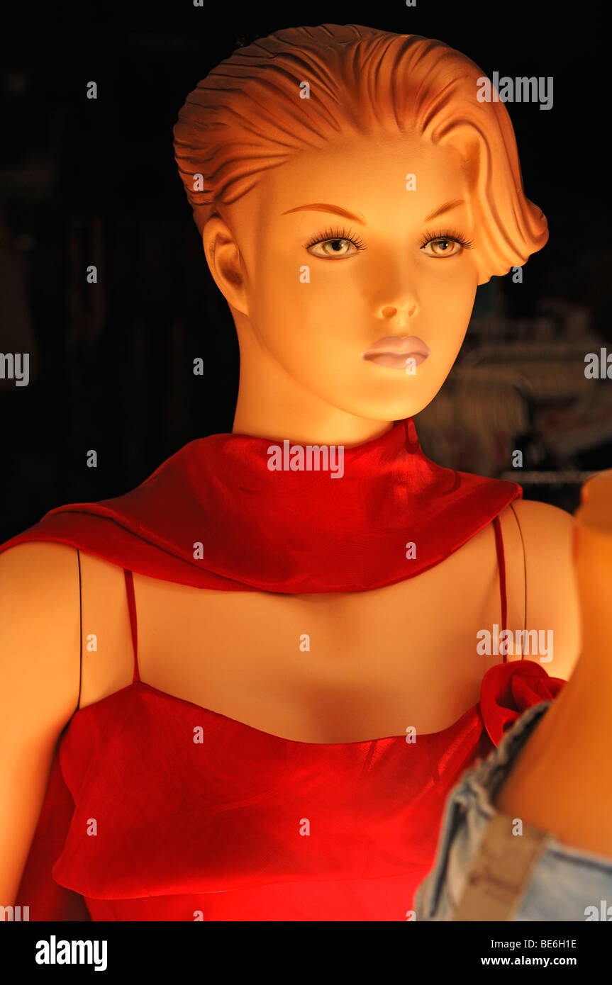 Female dummy hi-res stock photography and images - Alamy