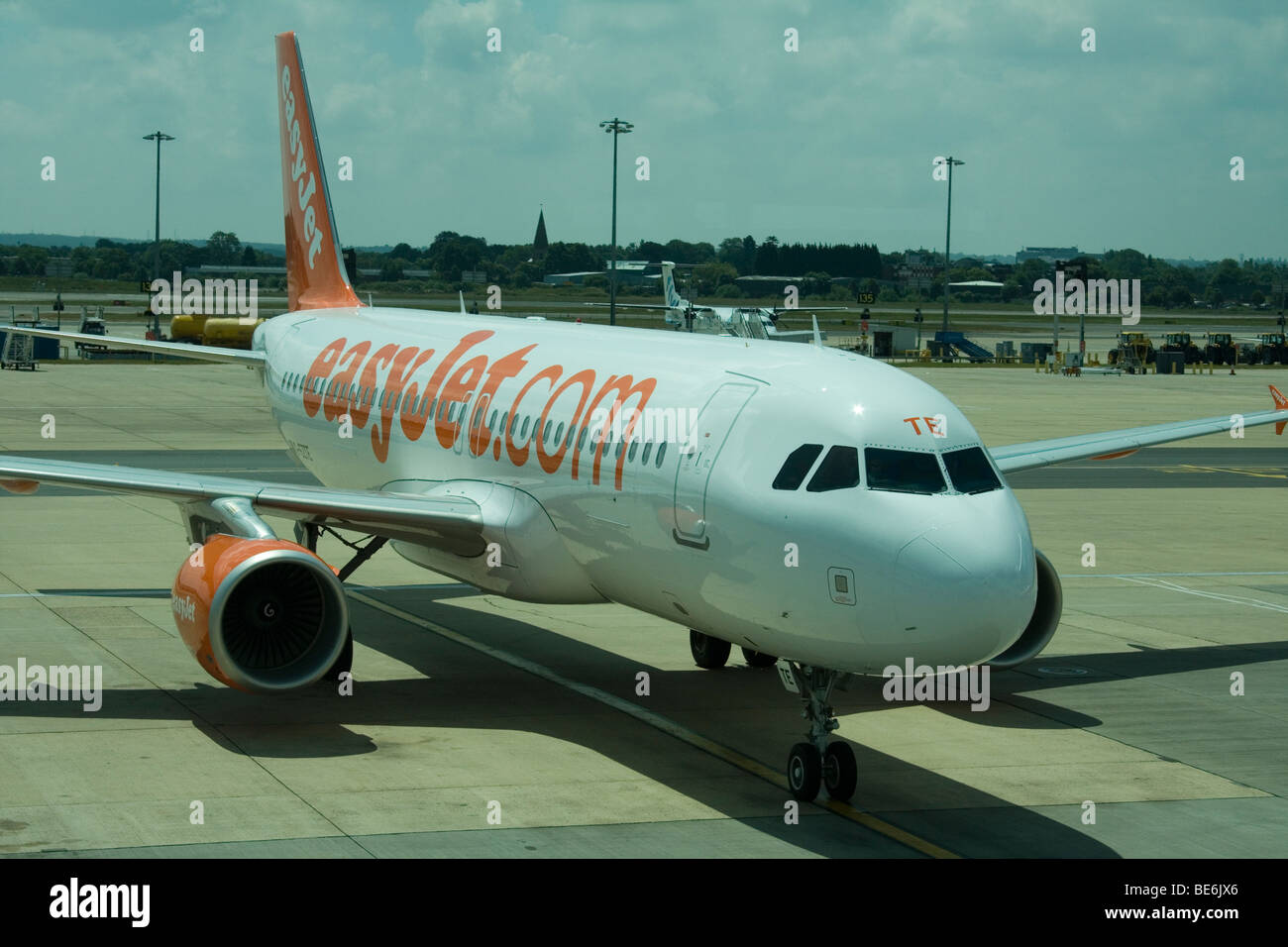 Easyjet Airbus A319 approaches docking gate at Gatwick Airport London ...