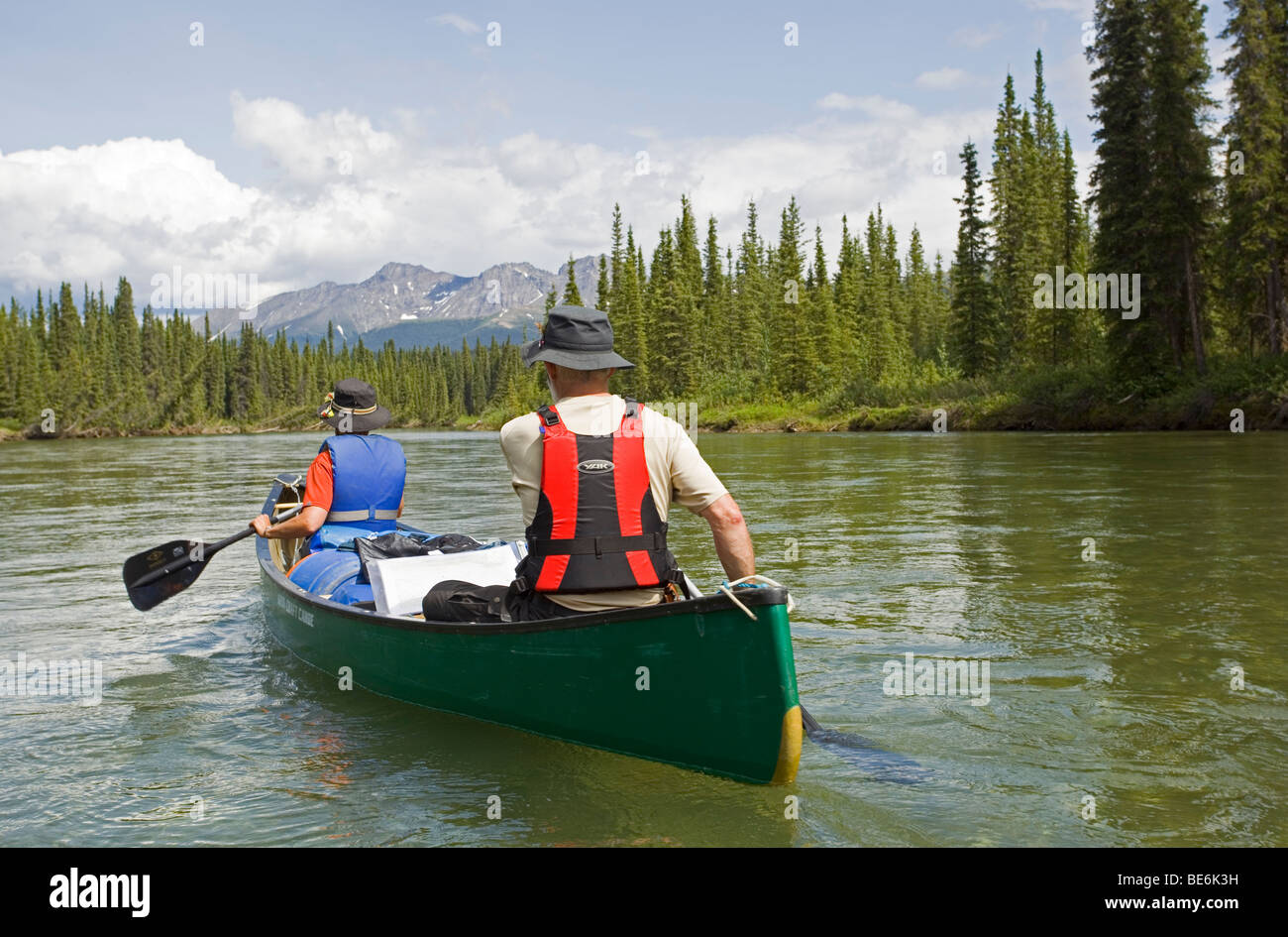 Canada river kanu mountains hi-res stock photography and images - Alamy