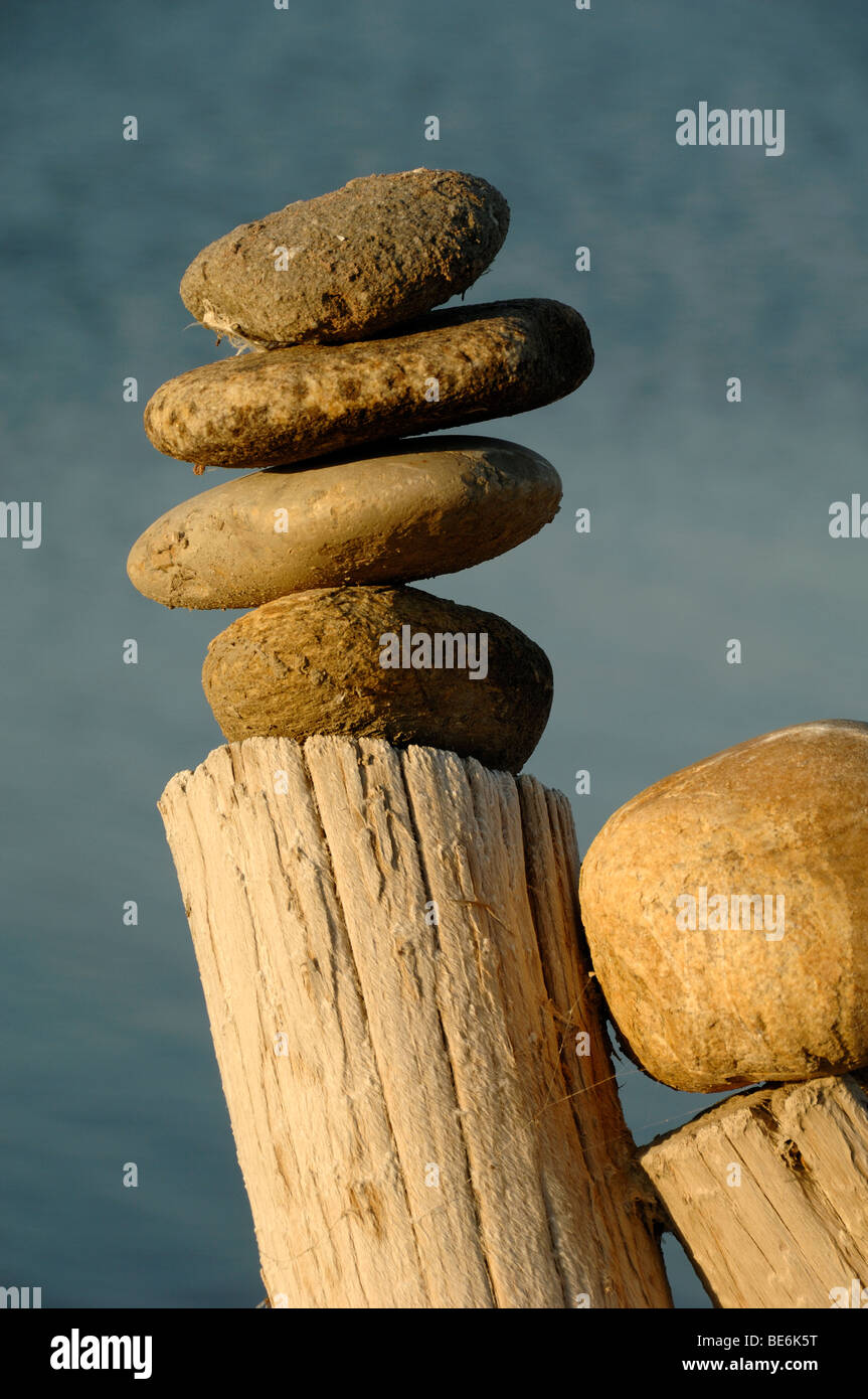 Pillar pillars pole poles hi-res stock photography and images - Alamy