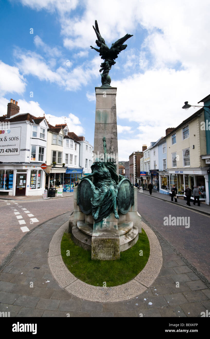 World war 1 memorial statue hi-res stock photography and images - Alamy