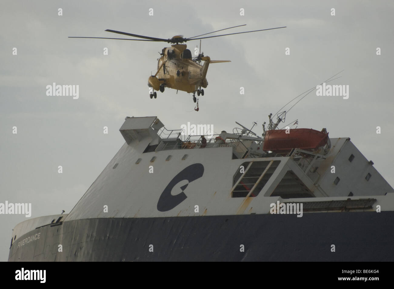 Riverdance hi-res stock photography and images - Alamy