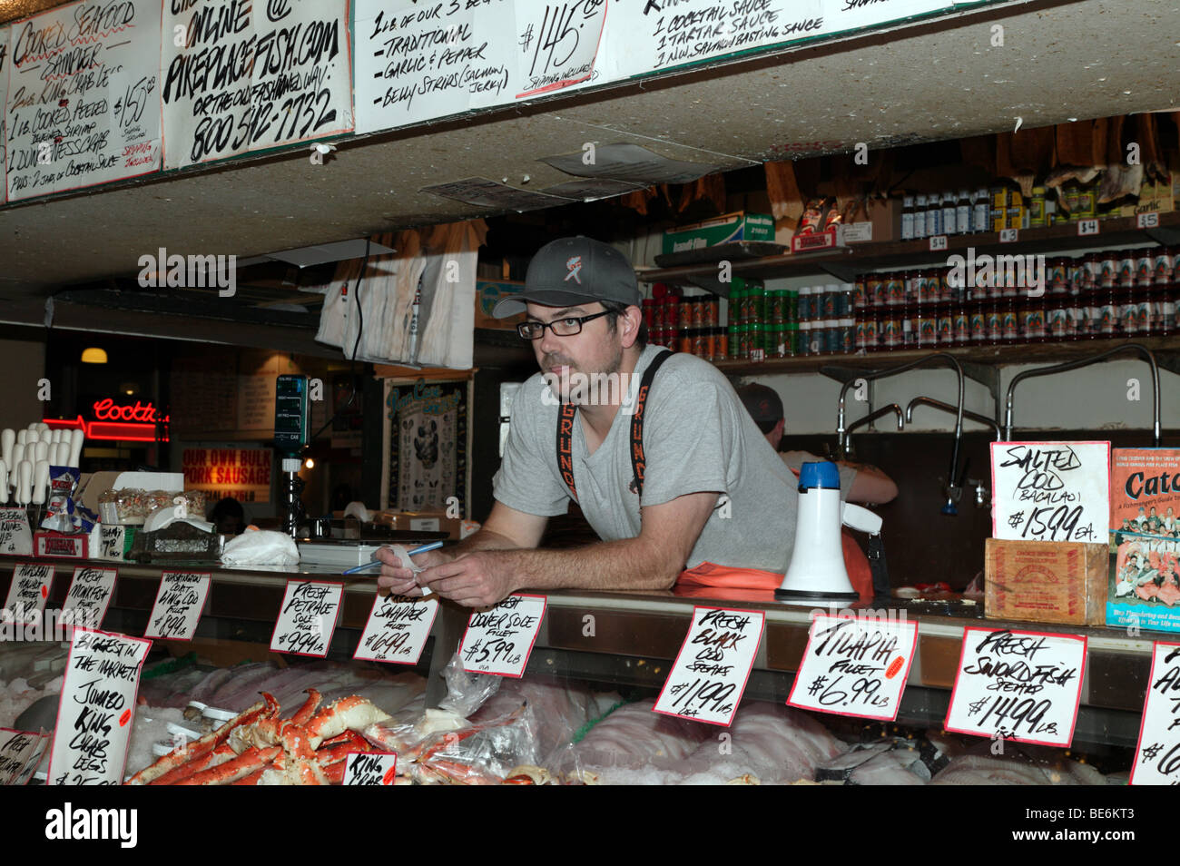 Fishmonger signs hi-res stock photography and images - Alamy