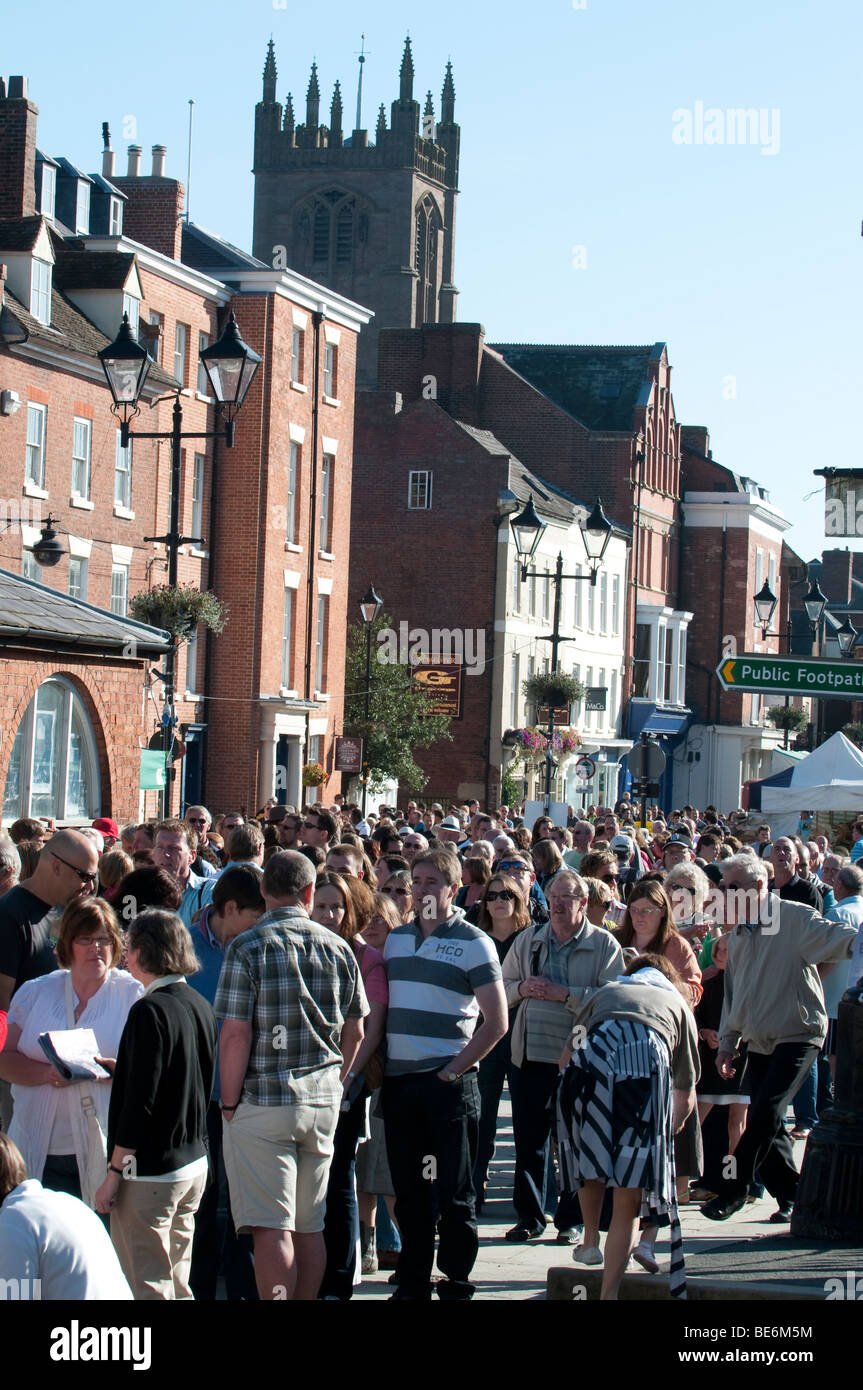 Queuing crowd hi-res stock photography and images - Alamy