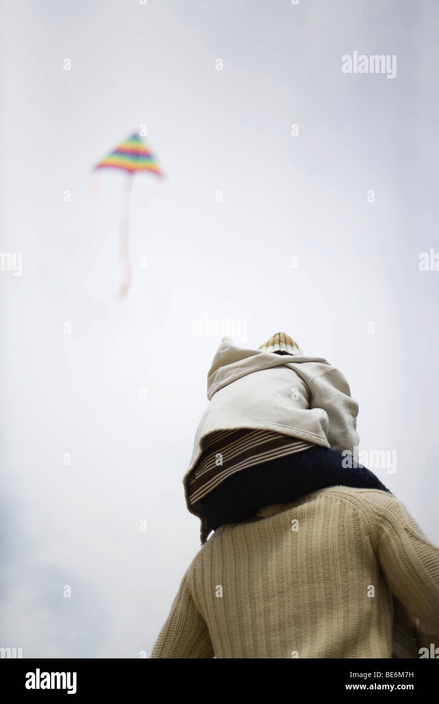 Father sons kite hi-res stock photography and images - Alamy