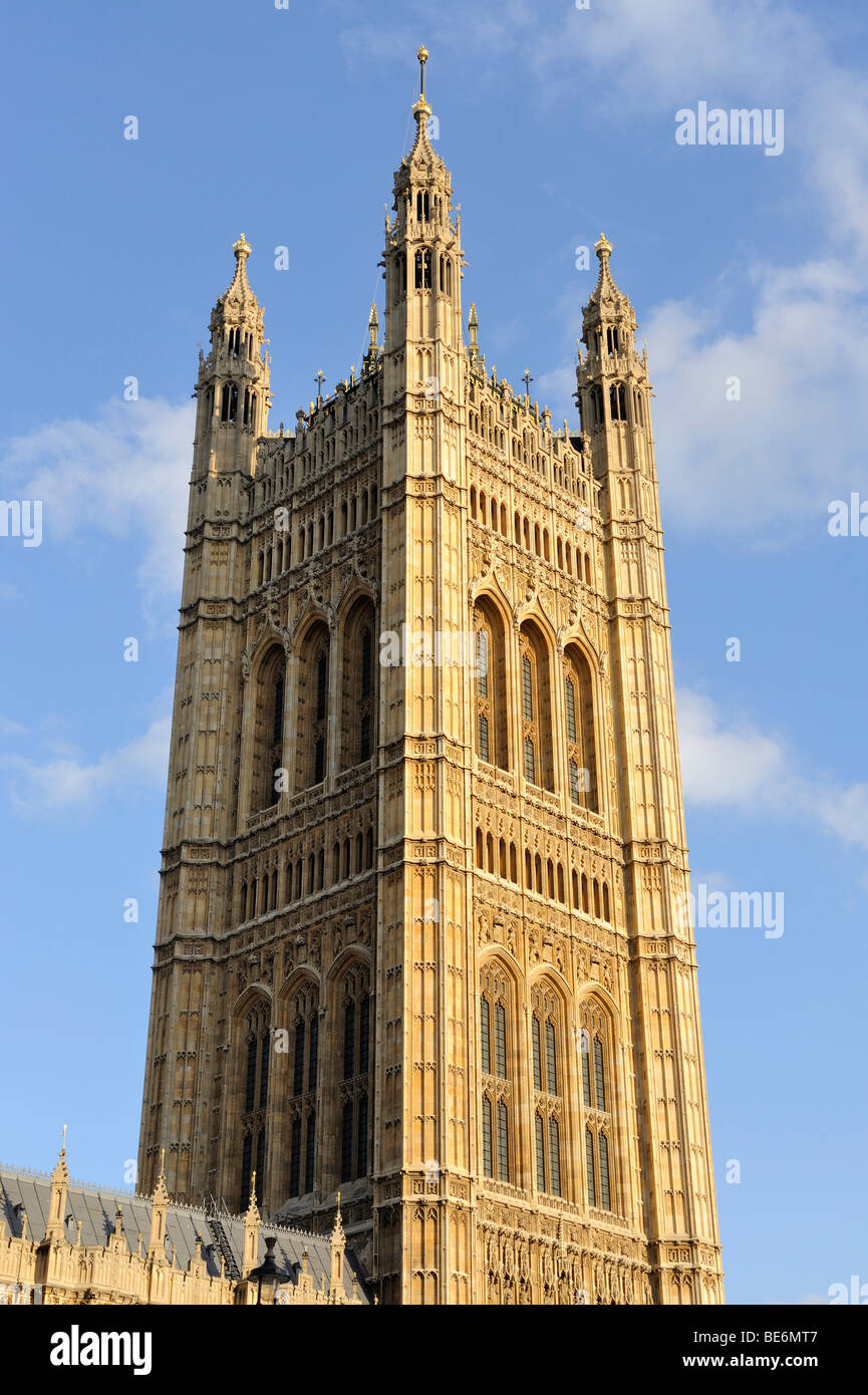 100 meter hohe turme hi-res stock photography and images - Alamy