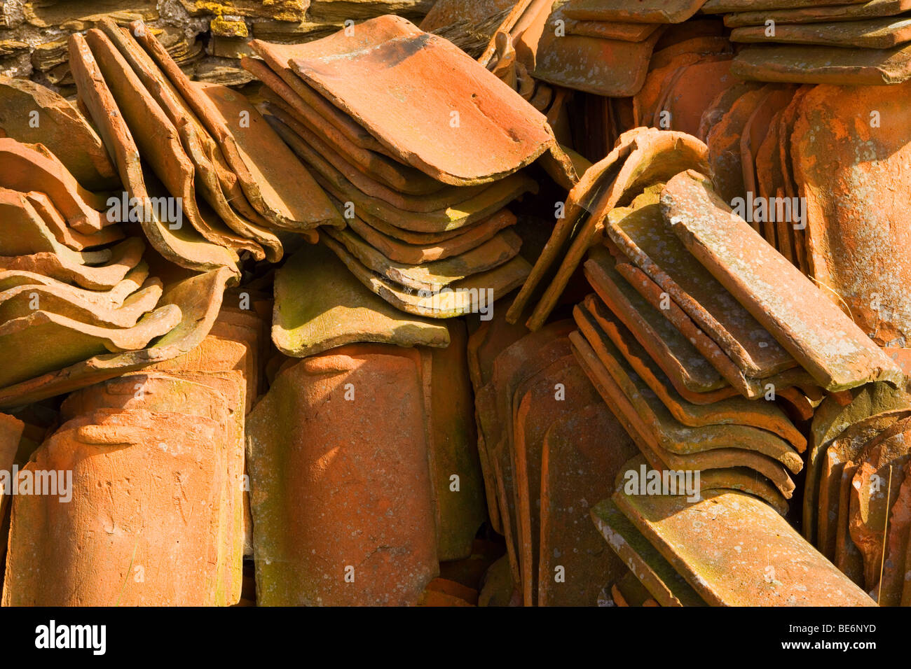 Clay pantiles hi-res stock photography and images - Alamy